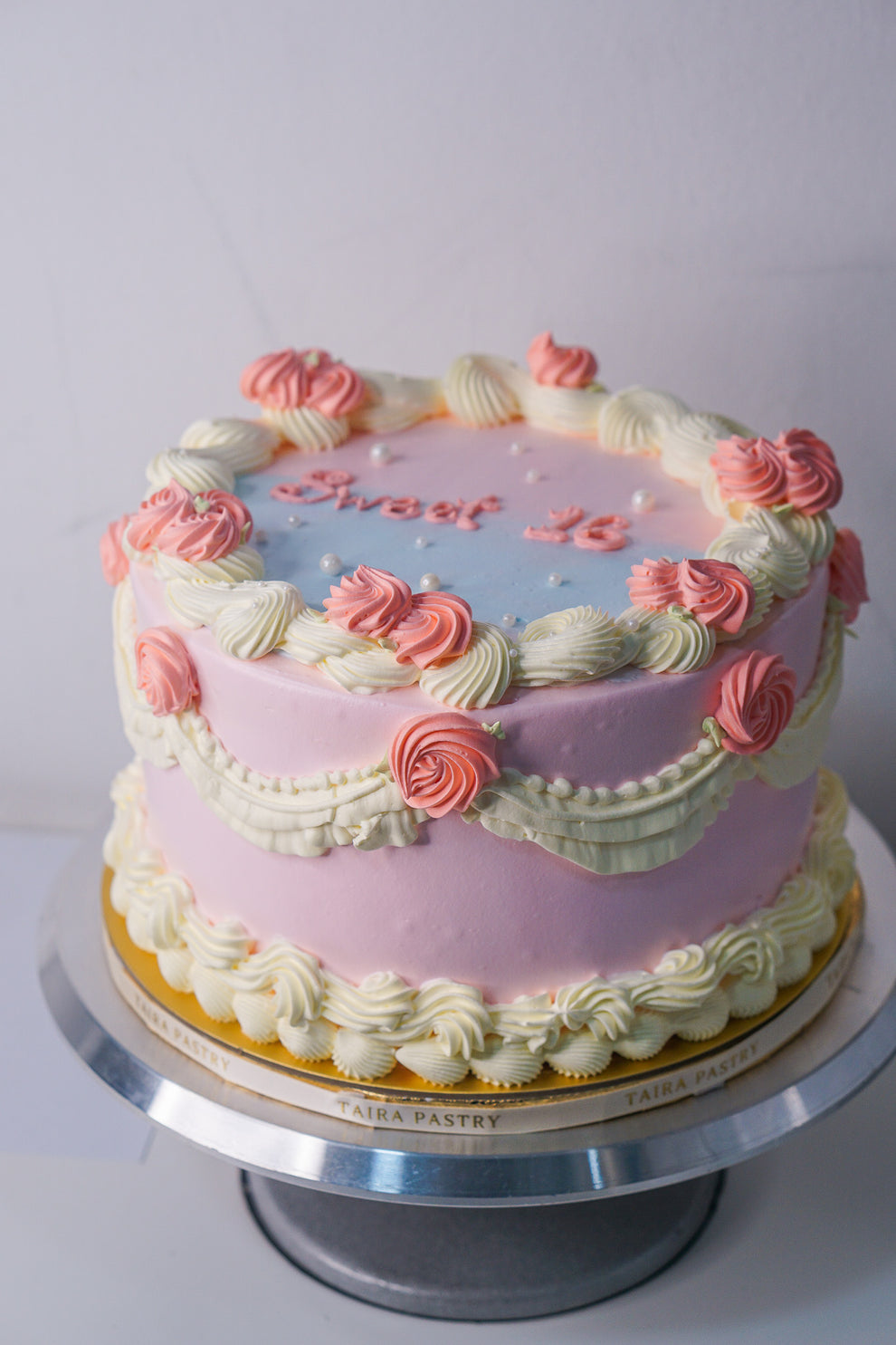 Vintage Round Cake – Taira Pastry